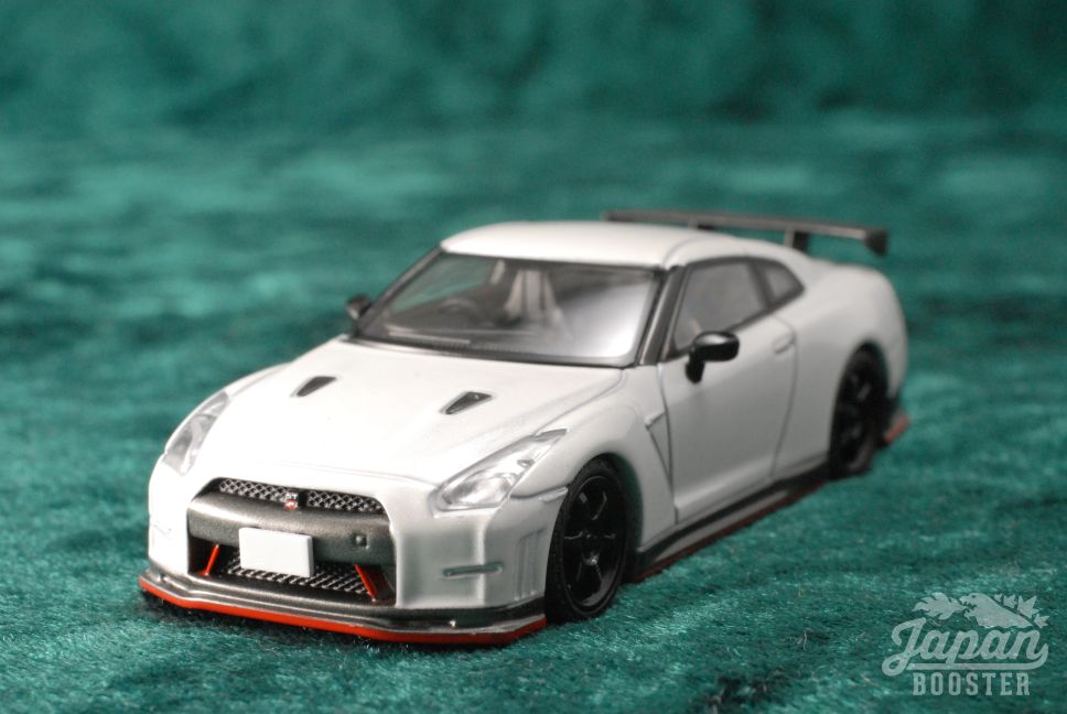 Phrowaaar !! TLV porn!! The Nissan R35 GT-R NISMO spec finally here ...